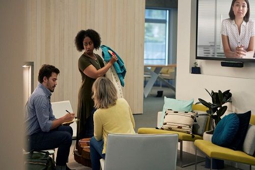 How to avoid problems during video conferencing: an expert